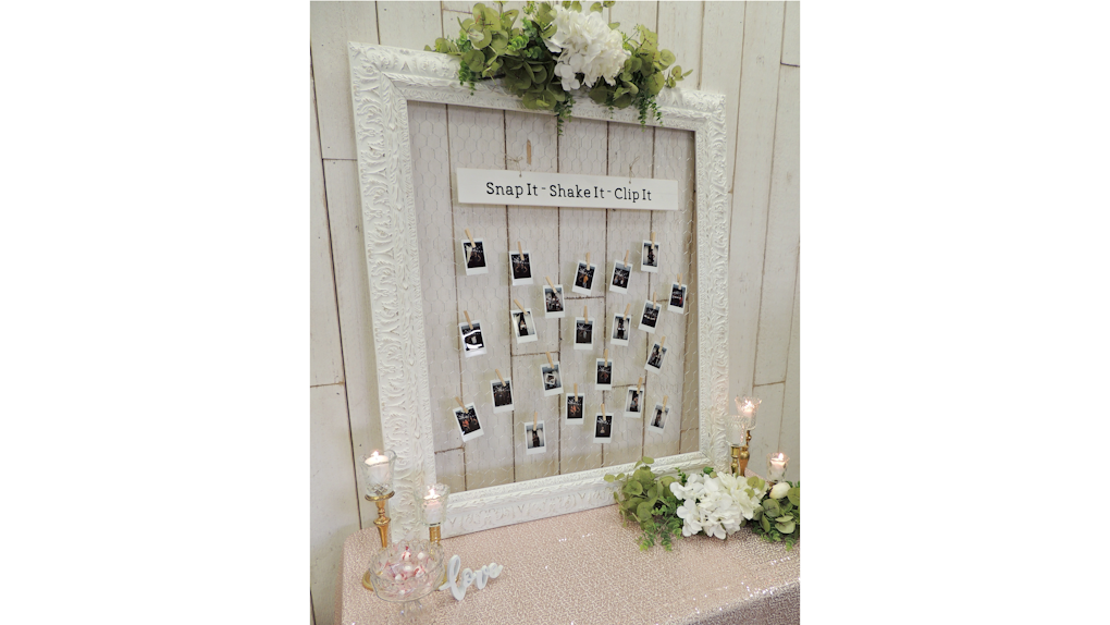 white table plan frame